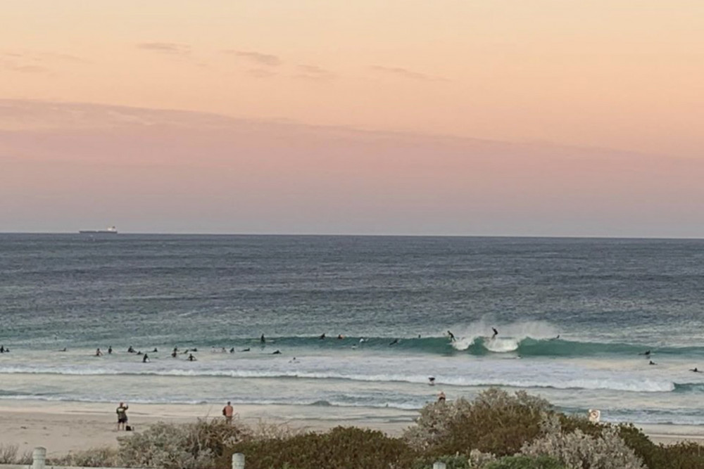 Perth Detailed Surf Report, Surf Photos, Live Winds, Tides and Weather ...