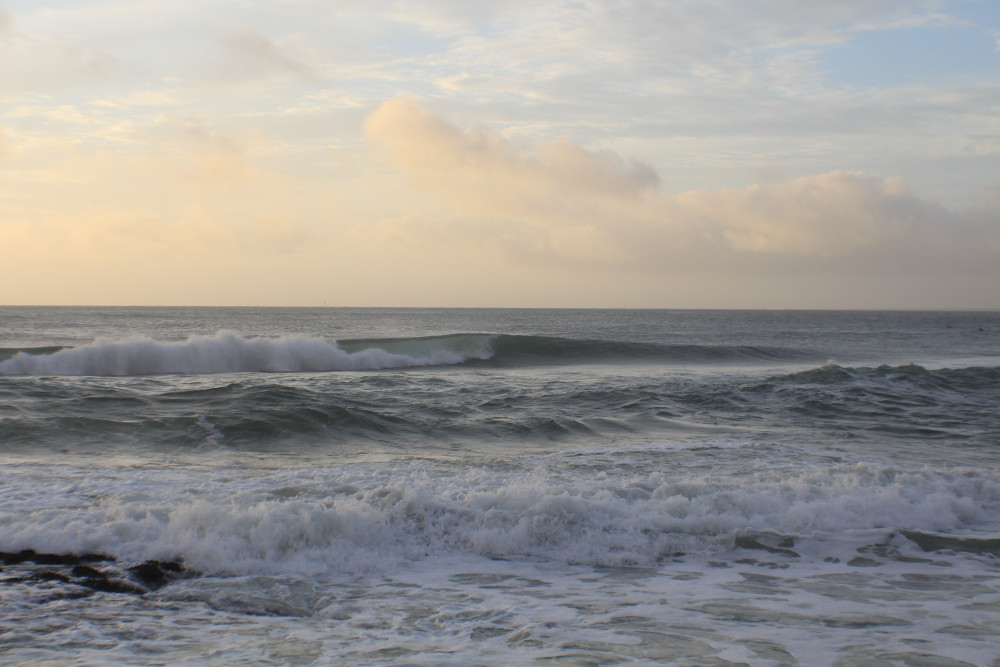 Sunshine Coast Detailed Surf Report, Surf Photos, Live Winds, Tides and ...