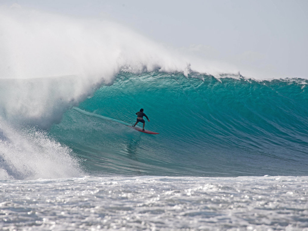 Chasing waves in the Desert | Surf Photos by Simon Ferguson | Swellnet ...