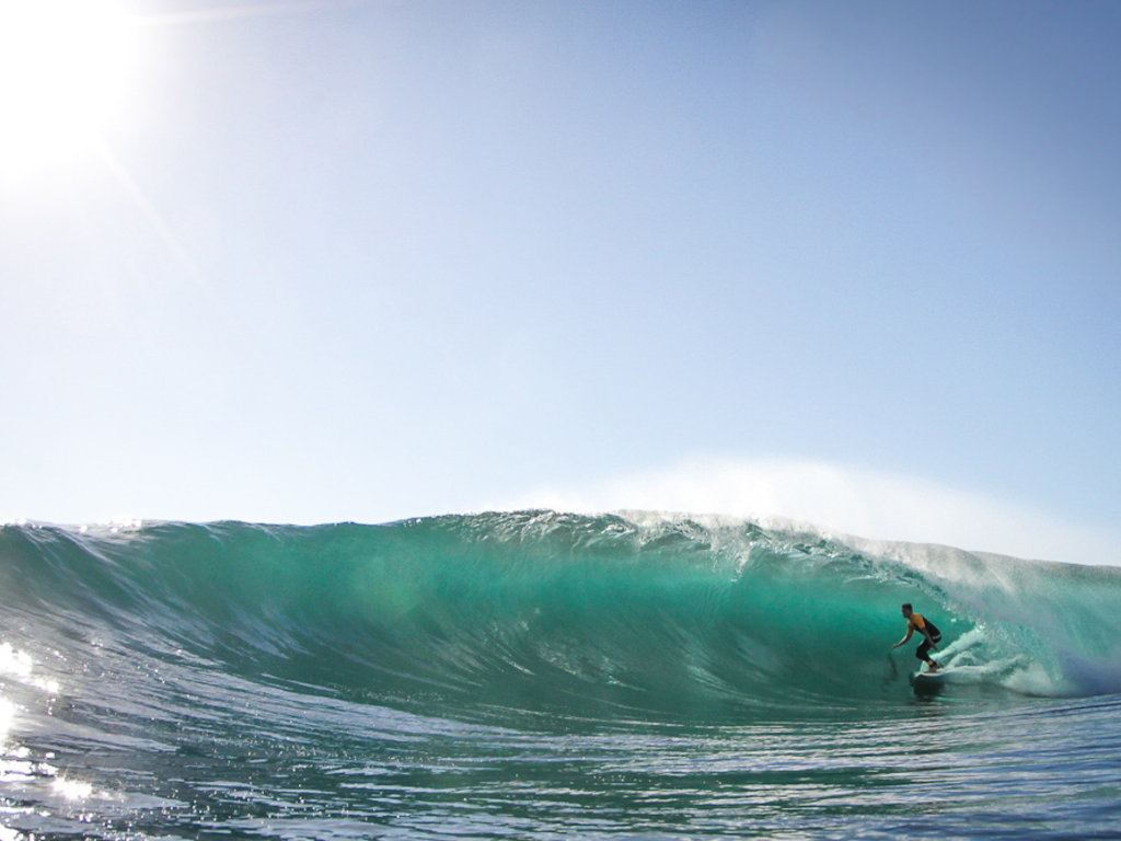 Cape Solander, late drop | Surf Photos by Ben Kiggins | Swellnet ...