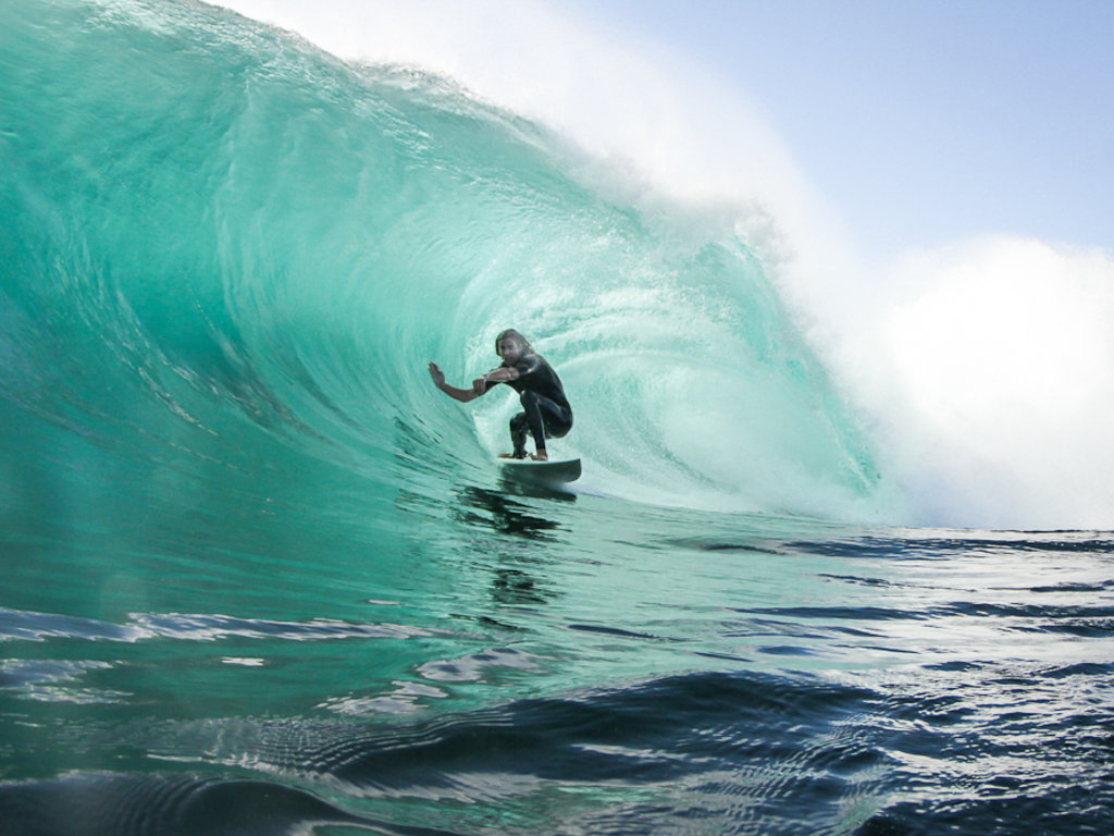 Cape Solander, late drop | Surf Photos by Ben Kiggins | Swellnet ...