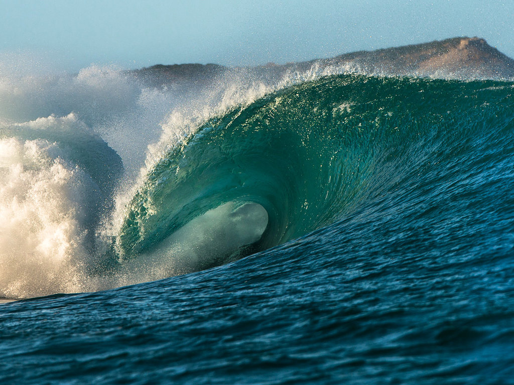 One wave town - photos | Surf Photos by Peter Jovic | Swellnet Sessions ...