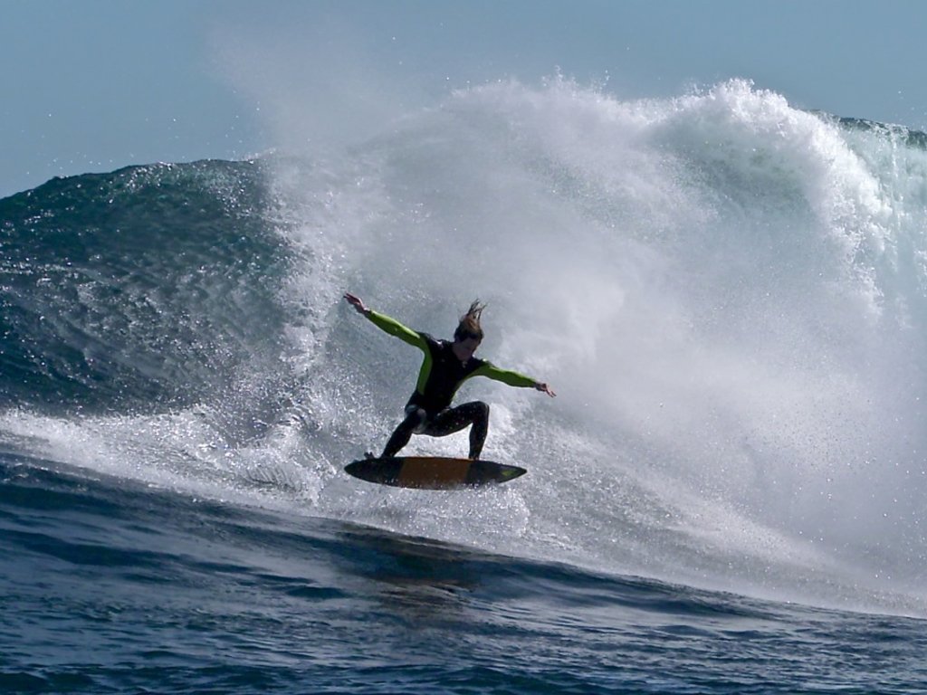 Rotto swell chase with Tim Bonython | Surf Photos by Tim Bonython ...
