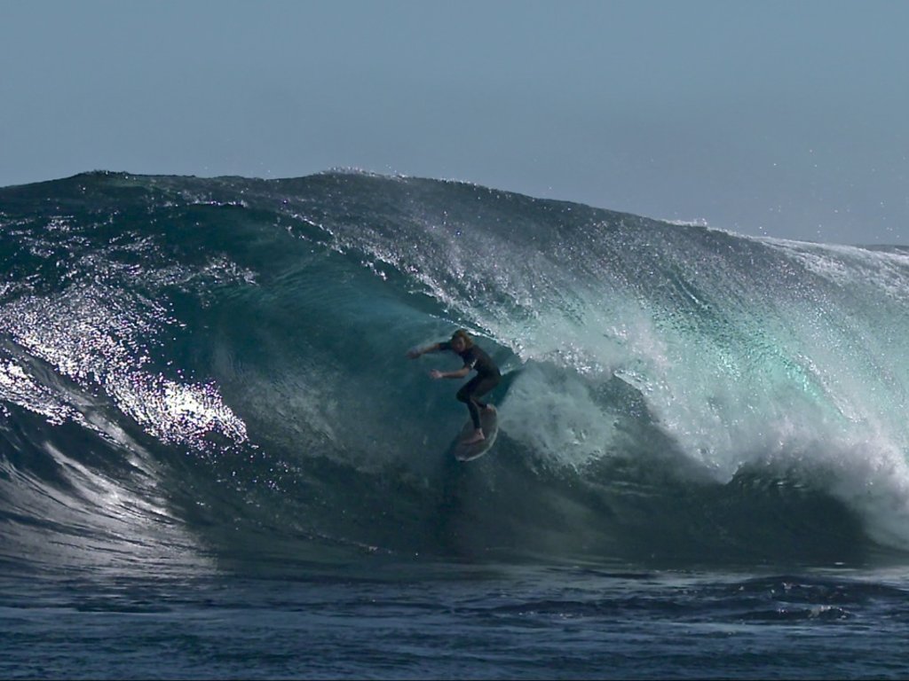 Rotto swell chase with Tim Bonython | Surf Photos by Tim Bonython ...