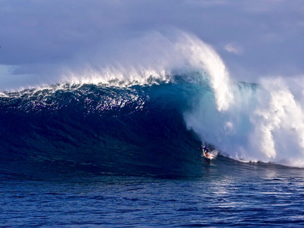 Peahi from the channel - photos | Surf Photos by Tim Bonython's Swell ...