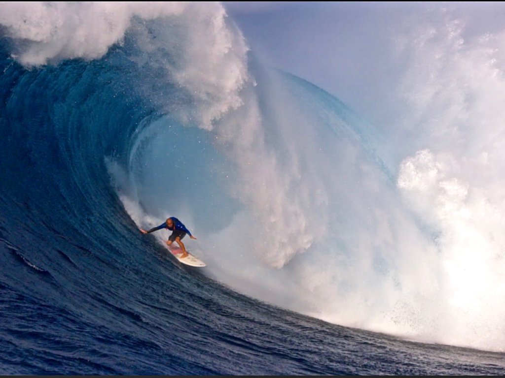 Peahi from the channel - photos | Surf Photos by Tim Bonython's Swell ...