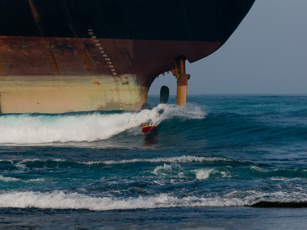 Away From Safe Harbour | Surf Photos by Alex Turoy | Swellnet Sessions ...