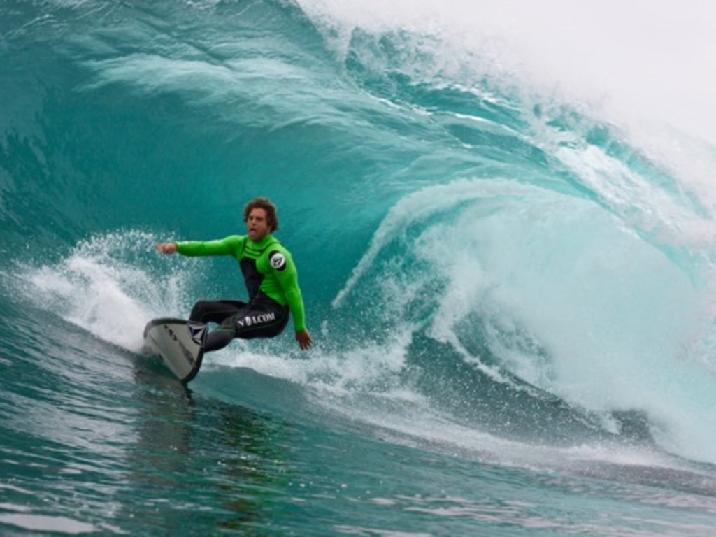 Paragliding | Surf Photos by Mitch Nibbs | Swellnet Sessions | Swellnet