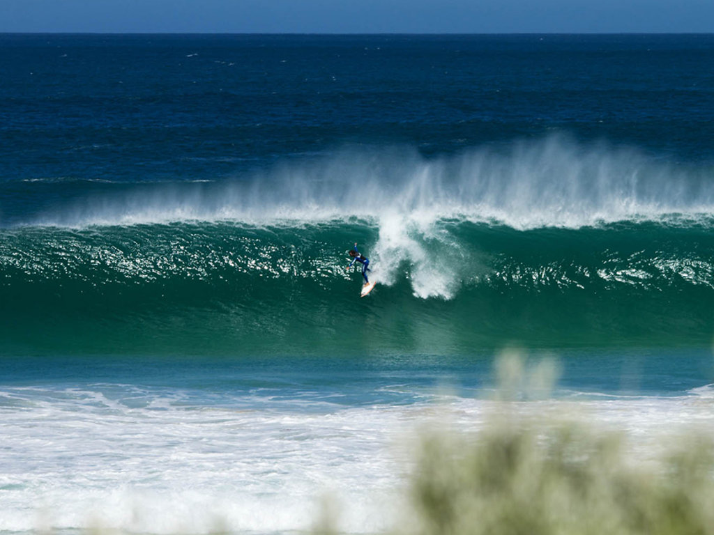 Paddle, Drop, Pull In | Surf Photos by Darren Longbottom | Swellnet ...