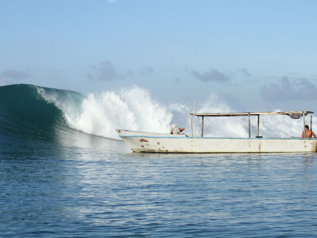 The King of Nias | Surf Photos by Adrian Kovacic | Swellnet Sessions ...