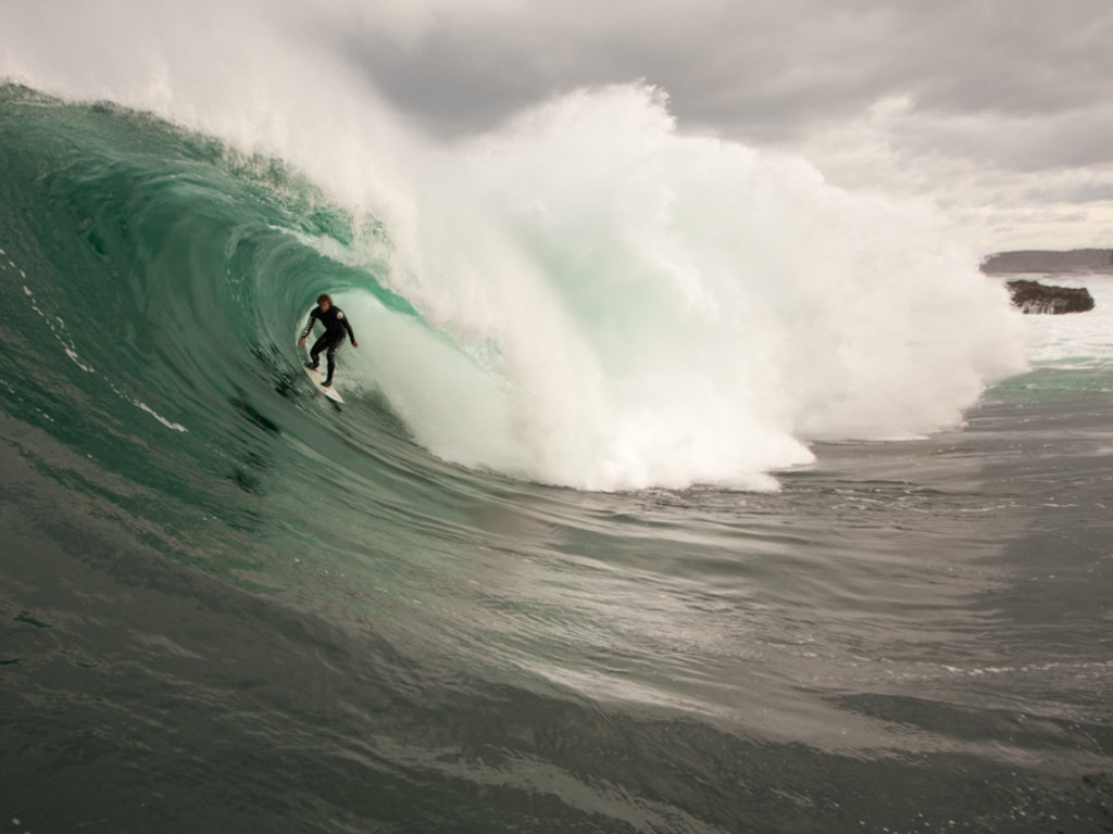 Pole Dancing | Surf Photos by Mathew Tildesley | Swellnet Sessions ...