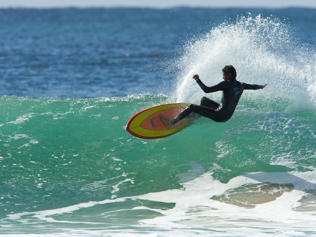 Flying Solo | Surf Photos by Adam Weathered | Swellnet Sessions | Swellnet