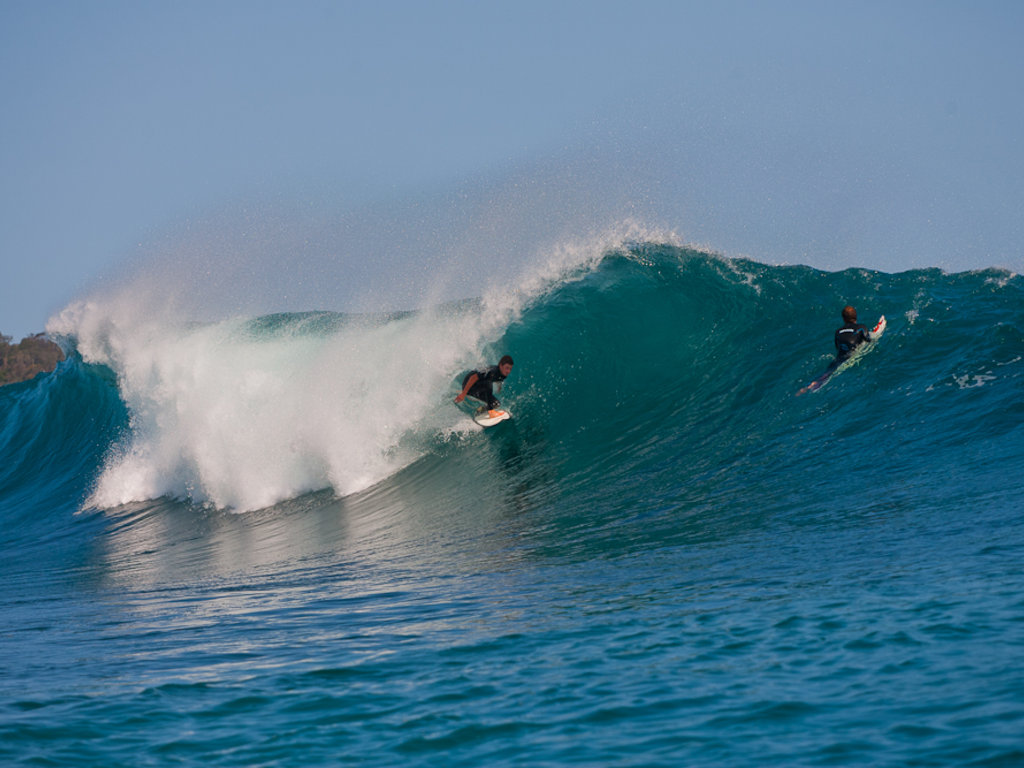 Less Size More Shape | Surf Photos by Matt Hipsley | Swellnet Sessions ...