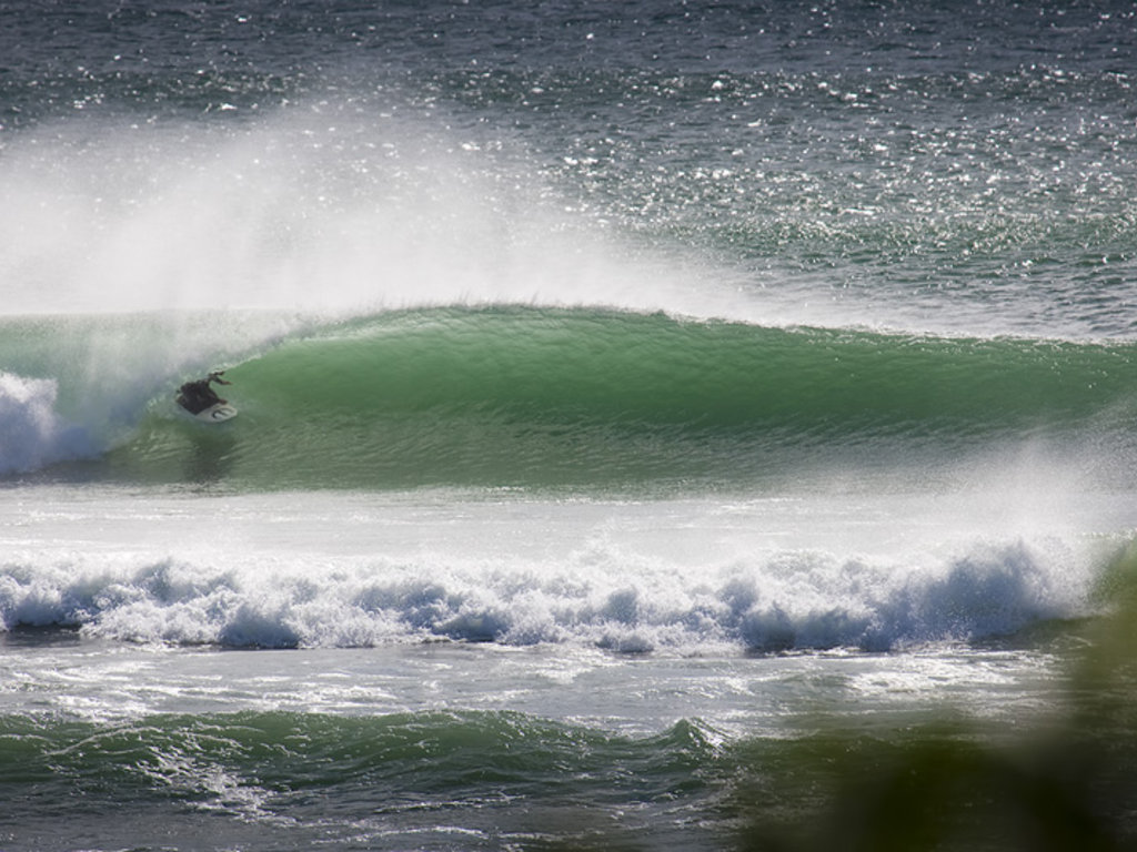 Left and Righteous | Surf Photos by Steen Barnes | Swellnet Sessions ...