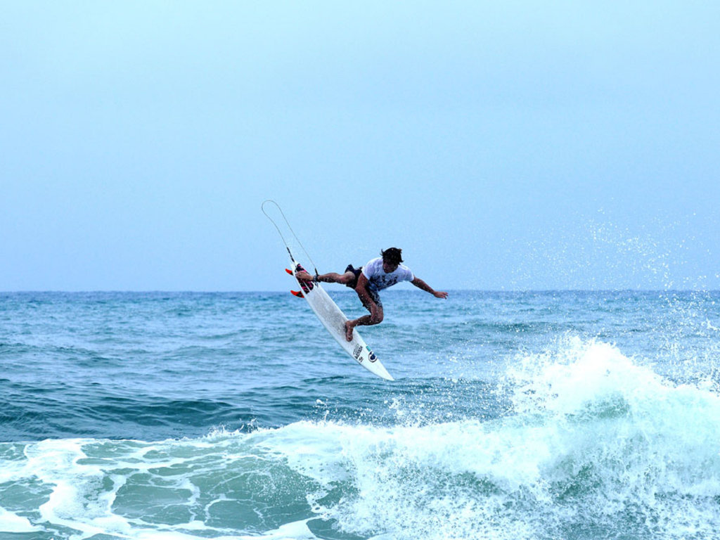 Footloose And Fancy Free | Surf Photos by Jack Dekort | Swellnet ...