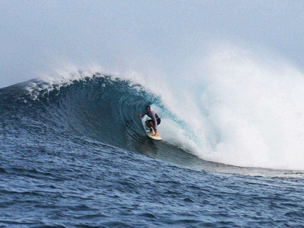 P-Pass gets an A+ | Surf Photos by Allois Malfatani | Swellnet Sessions ...