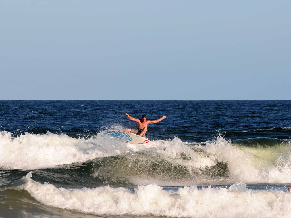 Speed Defies Gravity | Surf Photos by Jack Dekort | Swellnet Sessions ...