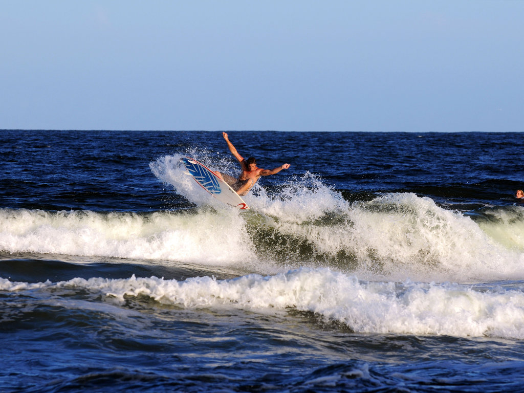 Speed Defies Gravity | Surf Photos by Jack Dekort | Swellnet Sessions ...