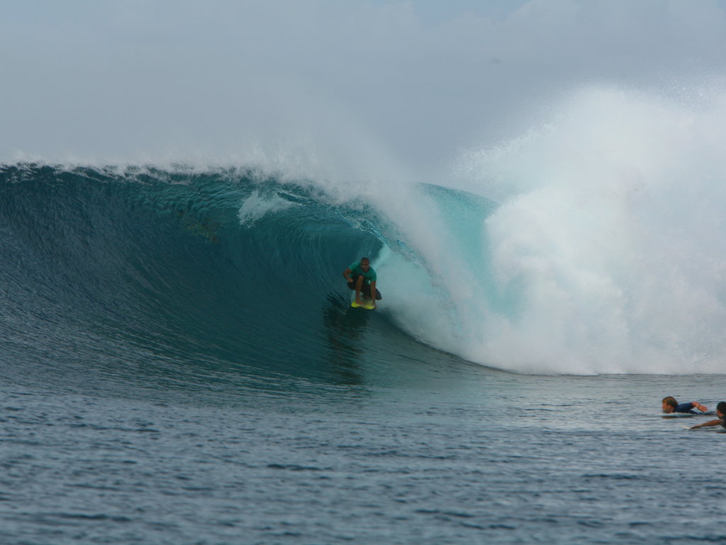 Riding Kong's Donkey | Surf Photos by Allois Malfatani | Swellnet ...