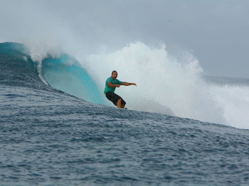 Riding Kong's Donkey | Surf Photos by Allois Malfatani | Swellnet ...