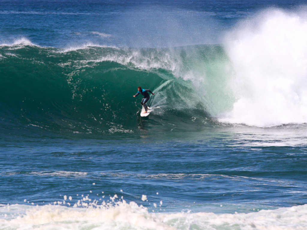 Hippo Charging | Surf Photos by James Raper | Swellnet Sessions | Swellnet