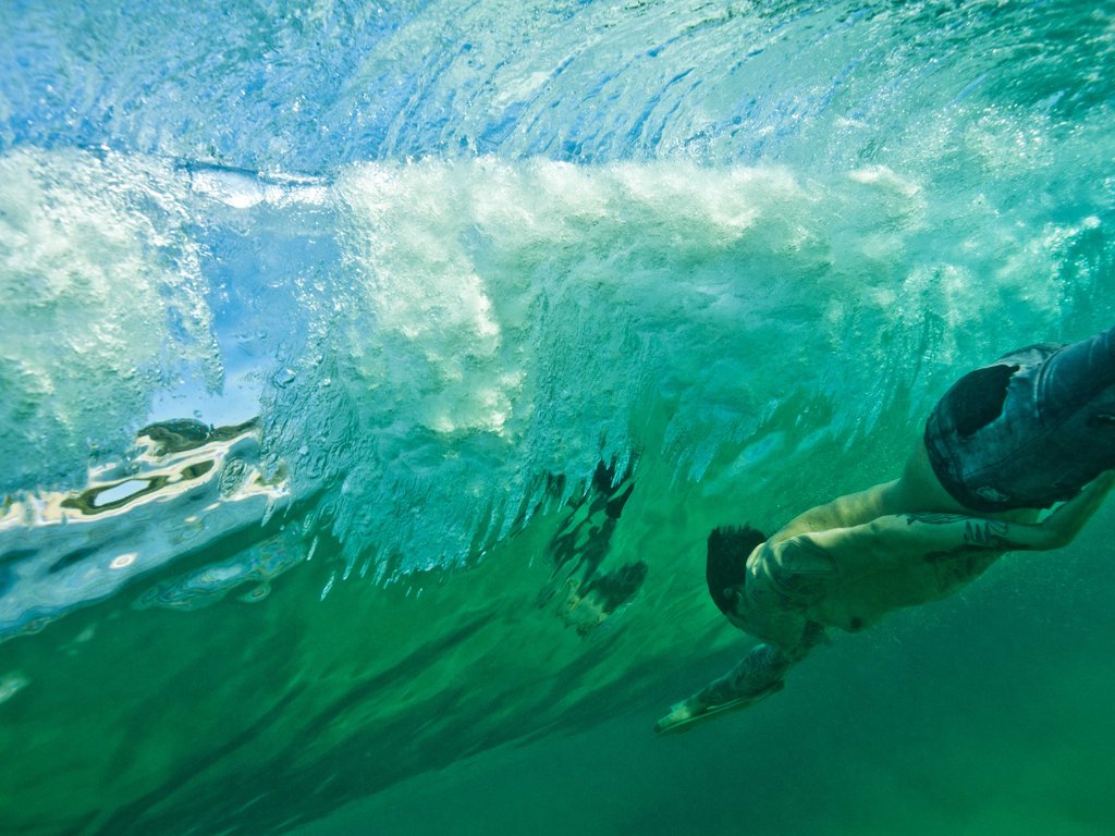 Weaving on a Hand Plane | Surf Photos by Jack Dekort | Swellnet ...