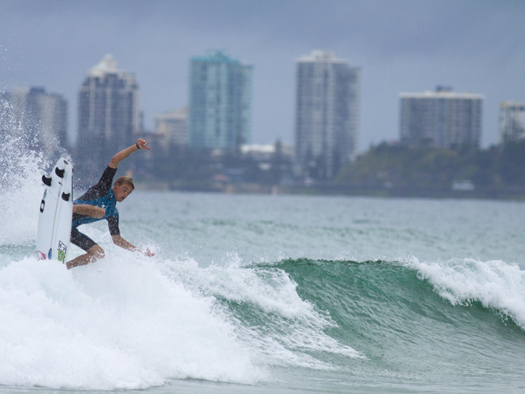 Snapper Warm Up Snaps | Surf Photos by Ryan Williams | Swellnet ...