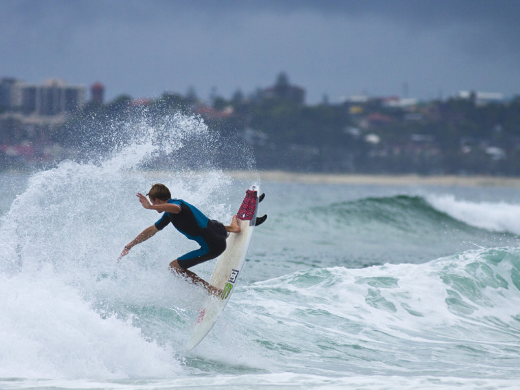 Snapper Warm Up Snaps | Surf Photos by Ryan Williams | Swellnet ...