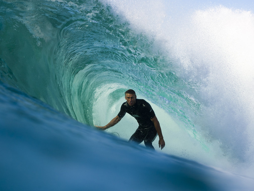 Late Drop | Surf Photos by Alex Ormerod | Swellnet Sessions | Swellnet